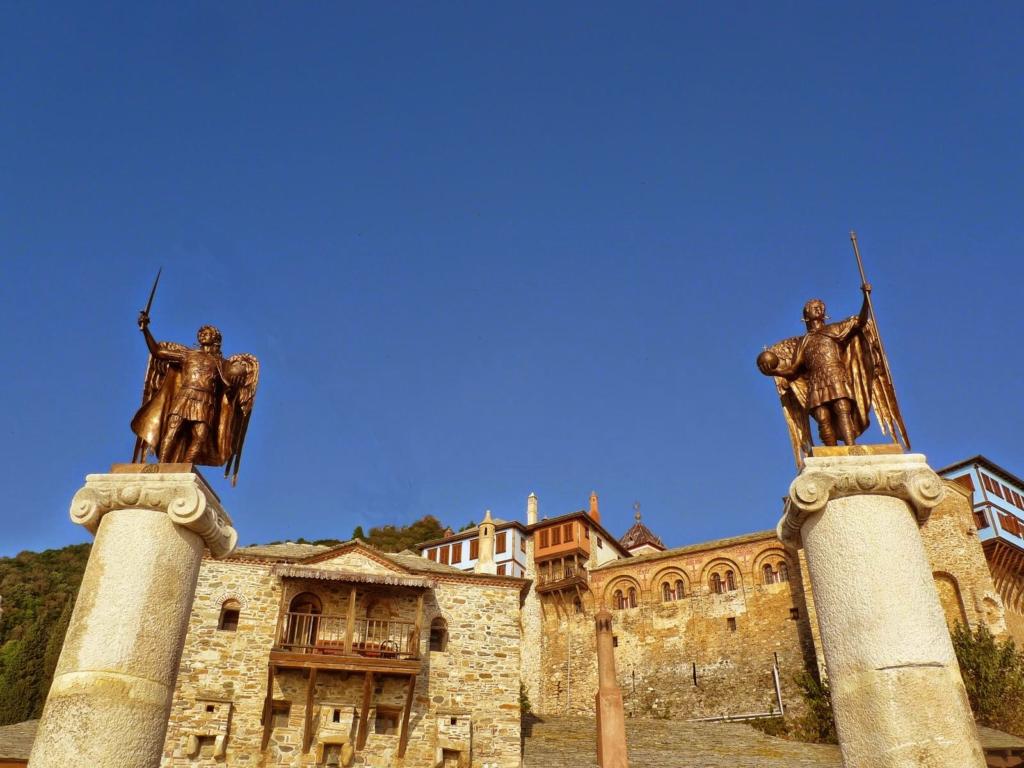 ΙΕΡΑ ΜΟΝΗ ΔΟΧΕΙΑΡΙΟΥ – Krites Travel