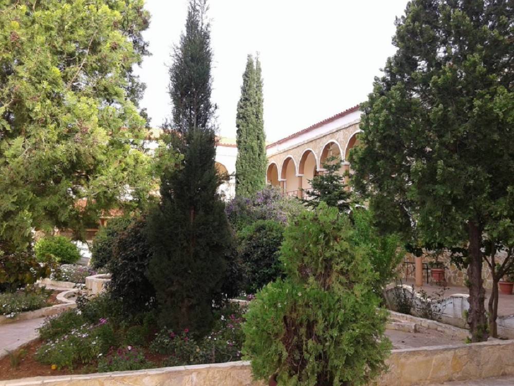 ΙΕΡΑ ΜΟΝΗ ΑΓΙΑΣ ΕΙΡΗΝΗΣ ΧΡΥΣΟΒΑΛΑΝΤΟΥ ΚΑΡΕΛΛΑ ΚΟΡΩΠΙΟΥ – Krites Travel