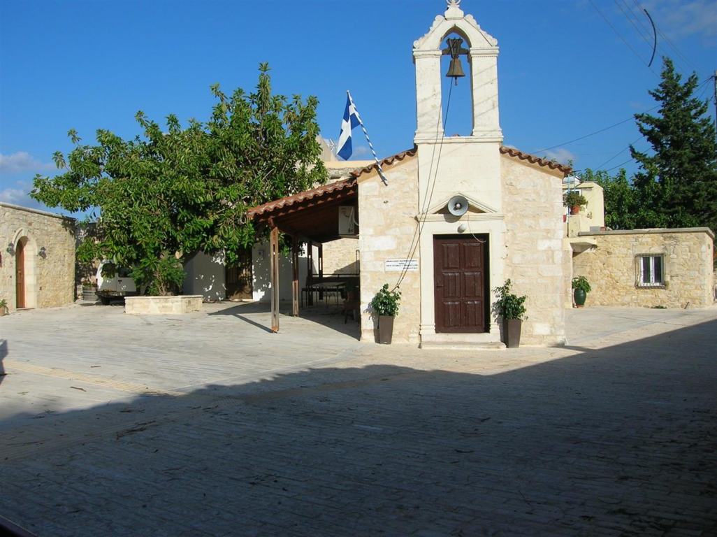 ΝΑΟΣ ΤΟΥ ΣΩΤΗΡΑ ΣΤΑ ΠΛΕΜΕΝΙΑΝΑ – Krites Travel